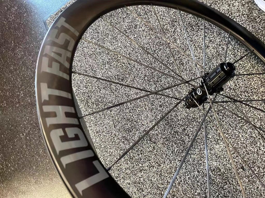 超軽量カーボンスポークホイールセット-CSB ディスクブレーキ – LightFast