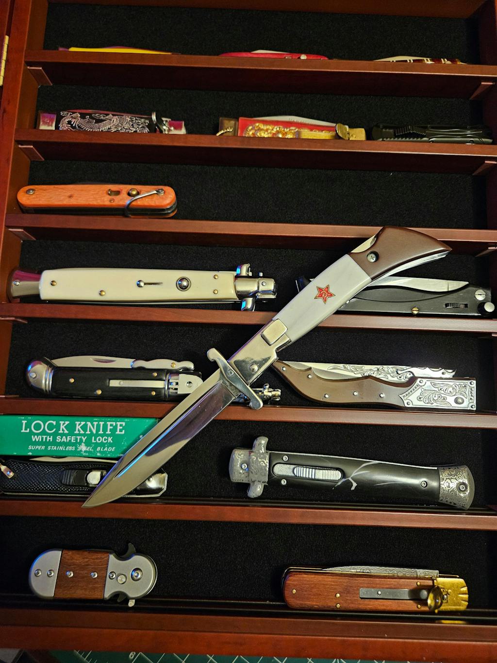 SWITCHBLADE KNIVES – LIGHTNING OTF KNIVES