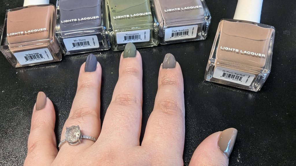 Bibliothèque Quad – Lights Lacquer