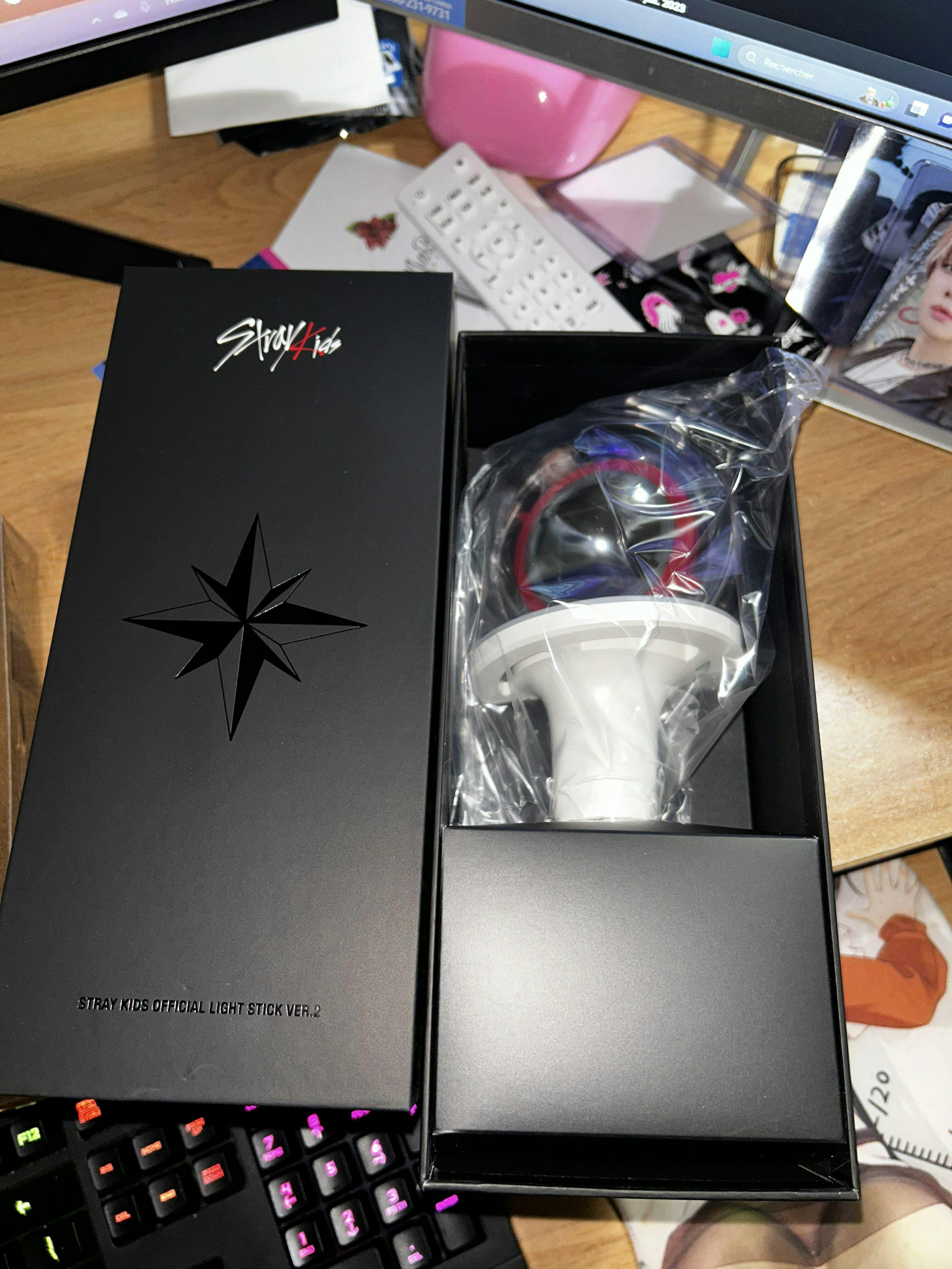 STRAY KIDS OFFICIAL LIGHTSTICK VER. 2 – LightUpK