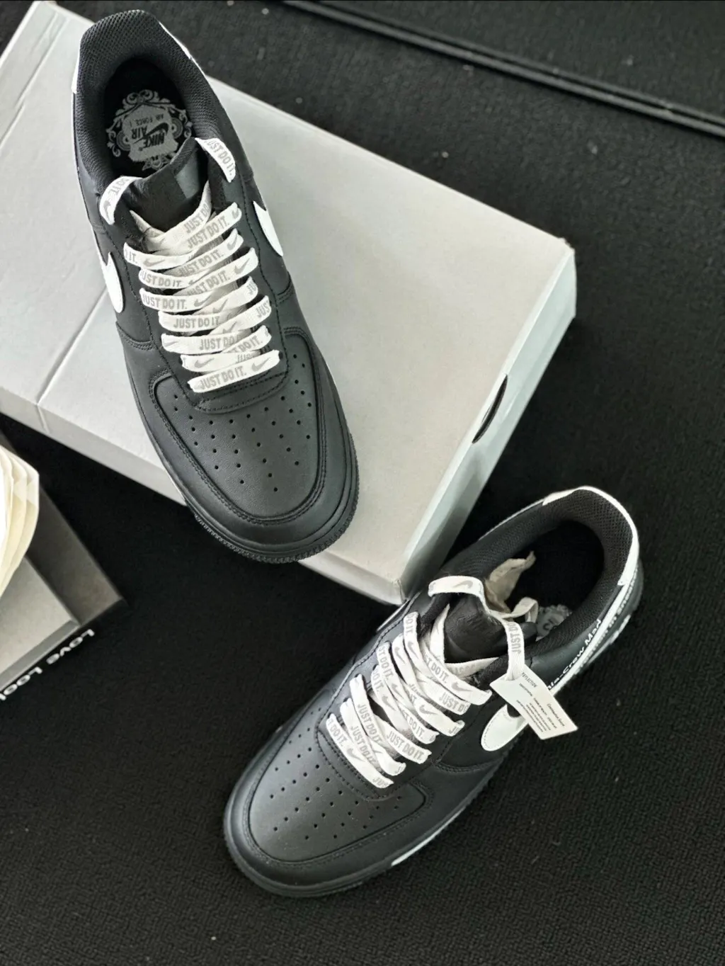 Custom Air Force 1 Black White Fonts Reflective Laces – Lilaccustom