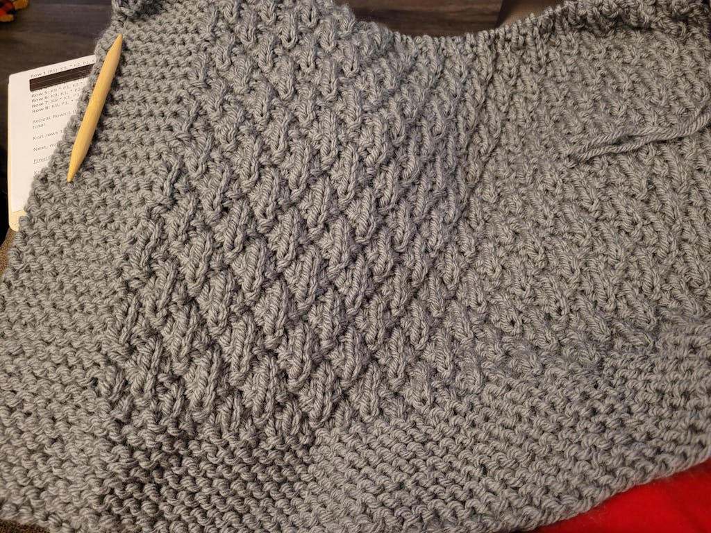 Knit Kit - Billowy Quilted Throw – Lion Brand Yarn