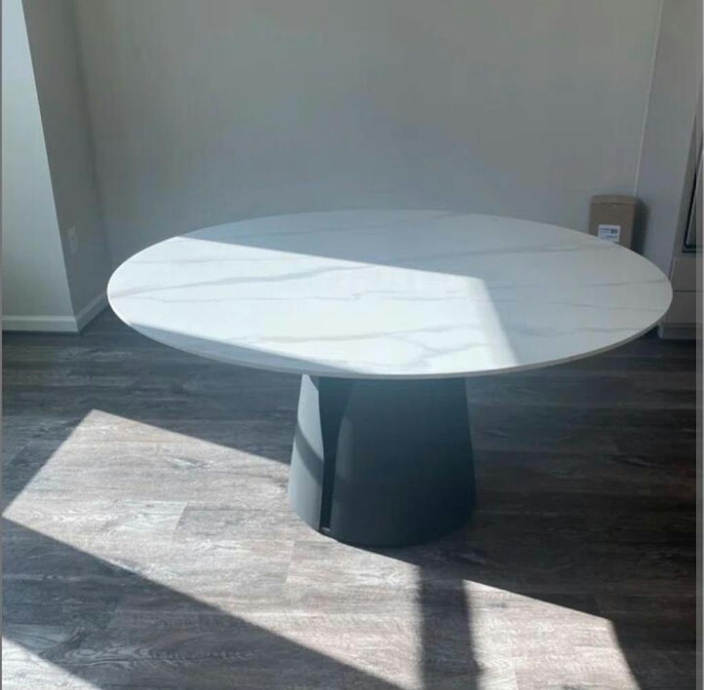 Gorgeous Sintered Stone Split Base Round Dining Table - Lixra.com