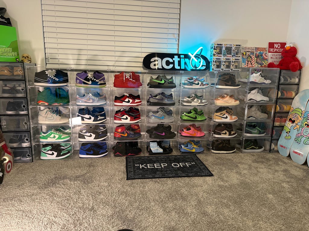 Drop-Side Premium Acrylic Shoe Display Case - Looksee Designs