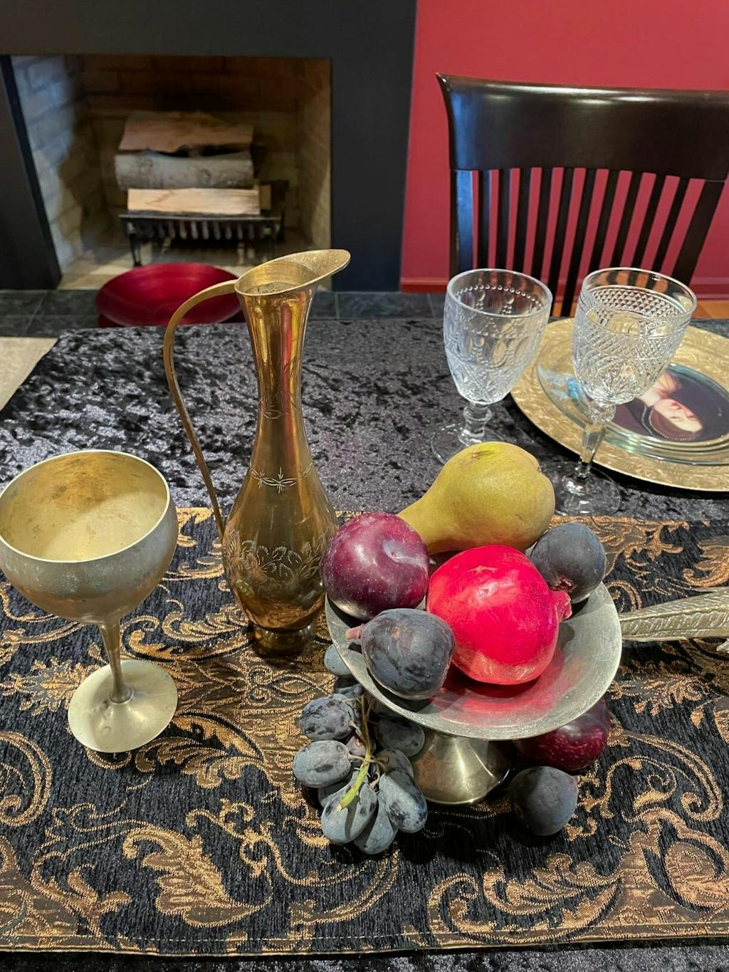 Black Florence Damask Table Runner – Loom And Mill