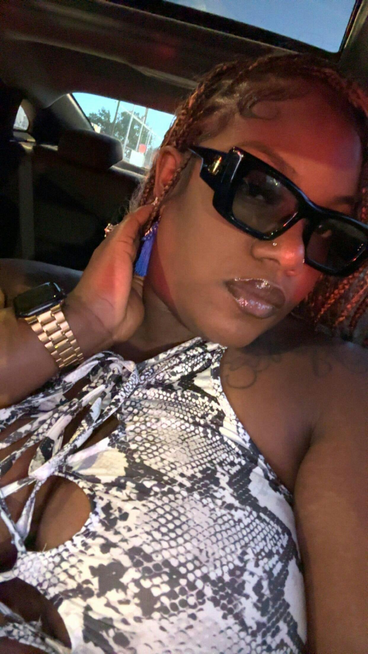 DE’ARRA’S PICK PR BOX – Lorvae