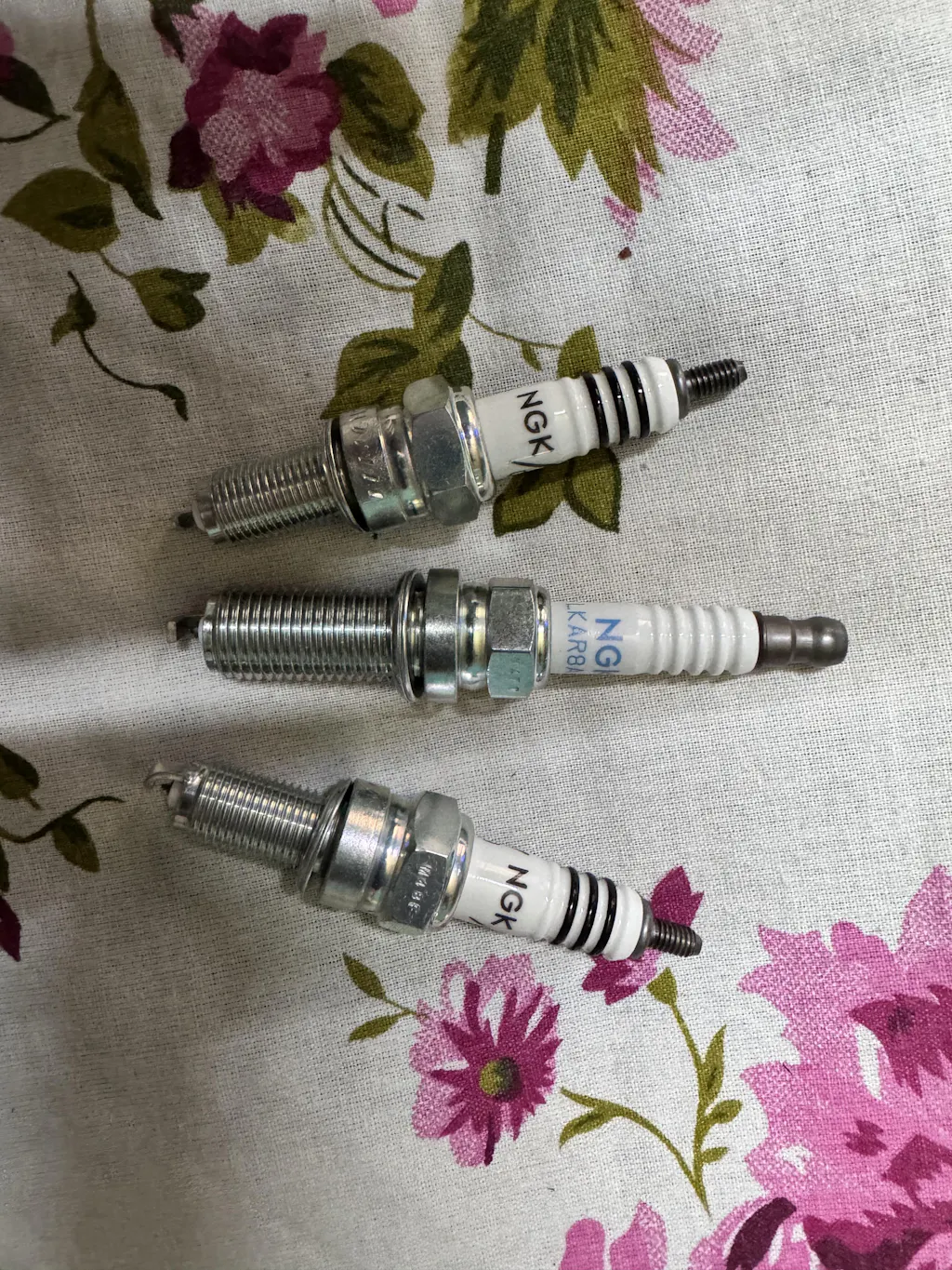 BAJAJ Dominar NGK Iridium Spark Plug (Kit) – LRL Motors