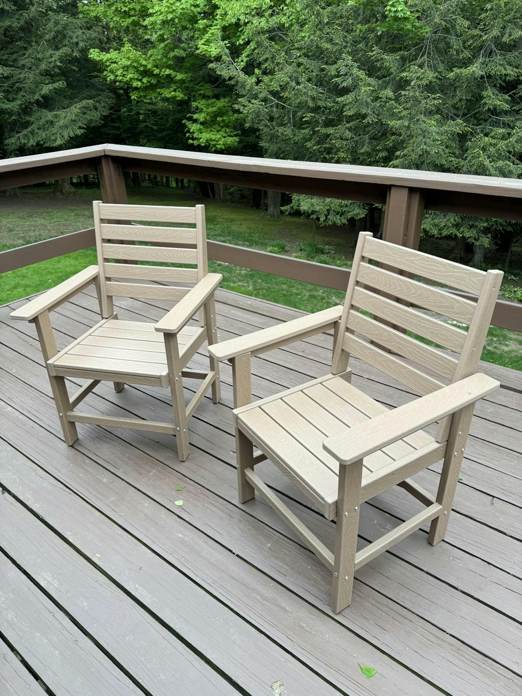 Poly Outdoor Dining Table and Chairs Set, HDPS Weather Resistant Dining ...