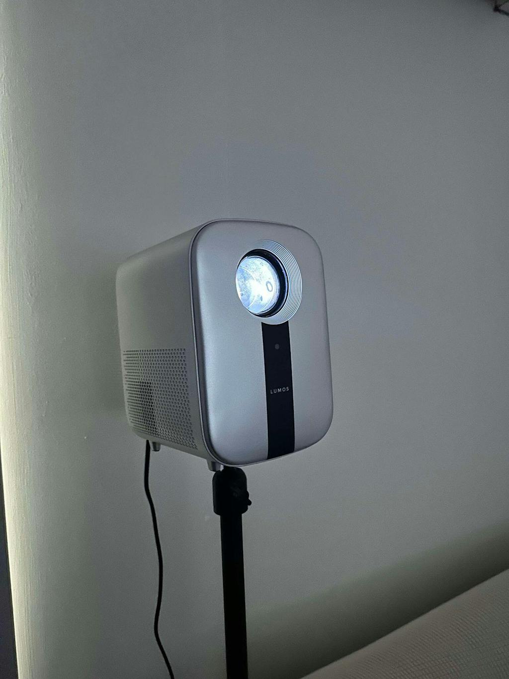 LUMOS RAY V2 Home Cinema Projector – LUMOS Projectors