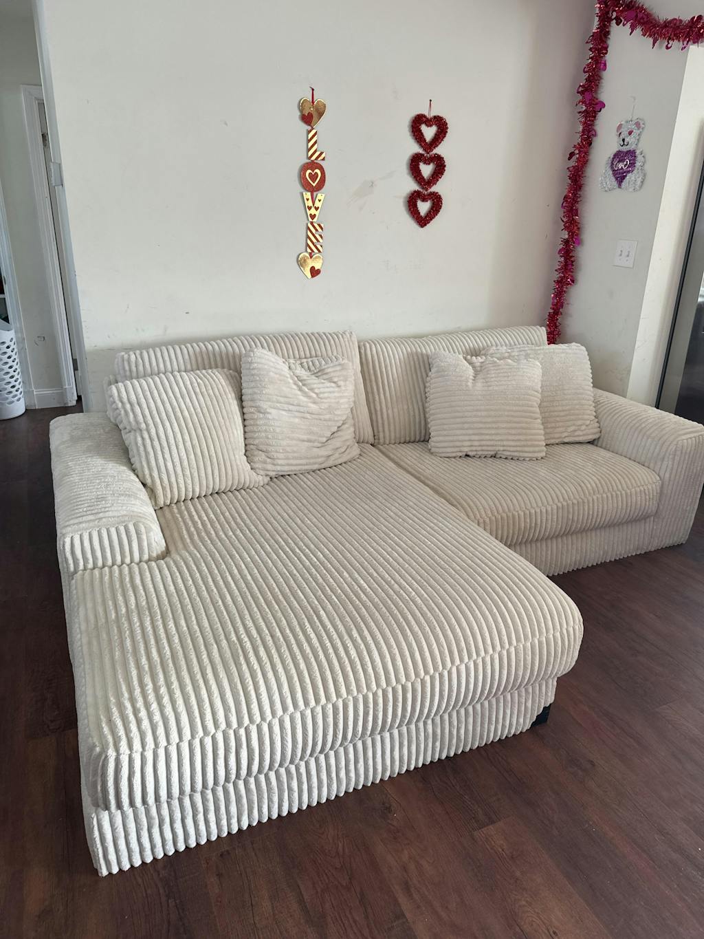 Lindyn Ivory 5-Piece LAF Chaise Sectional – Luna Furniture