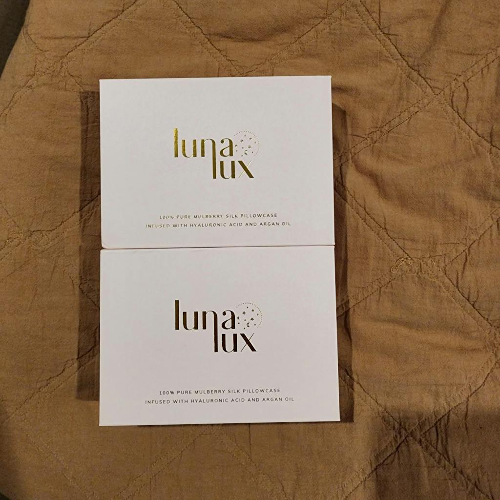 Pure Mulberry Silk Pillowcase Hyaluronic Acid & Argan Oil Australia ...