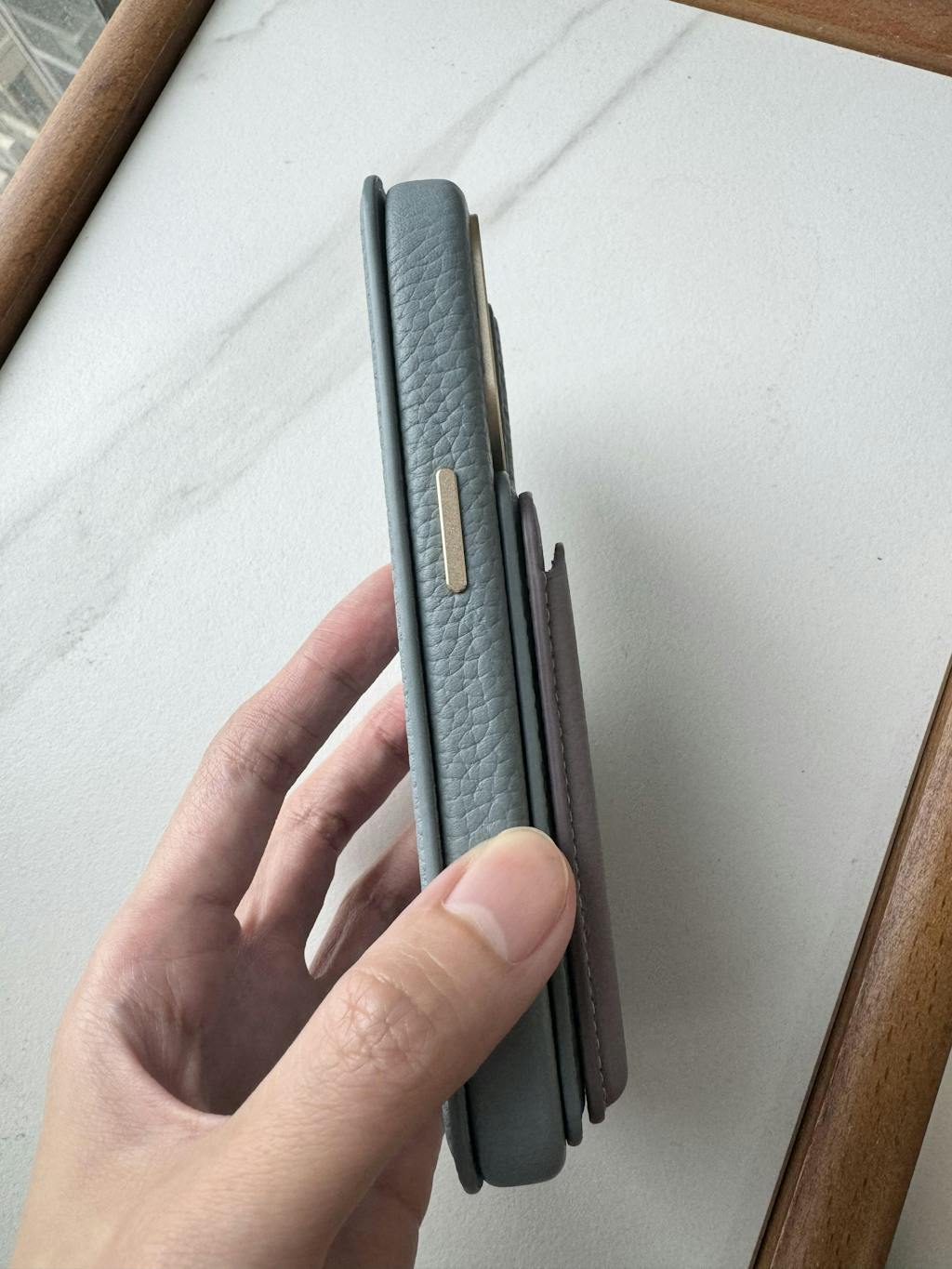 Leather MagSafe Wallet | macarooon.com