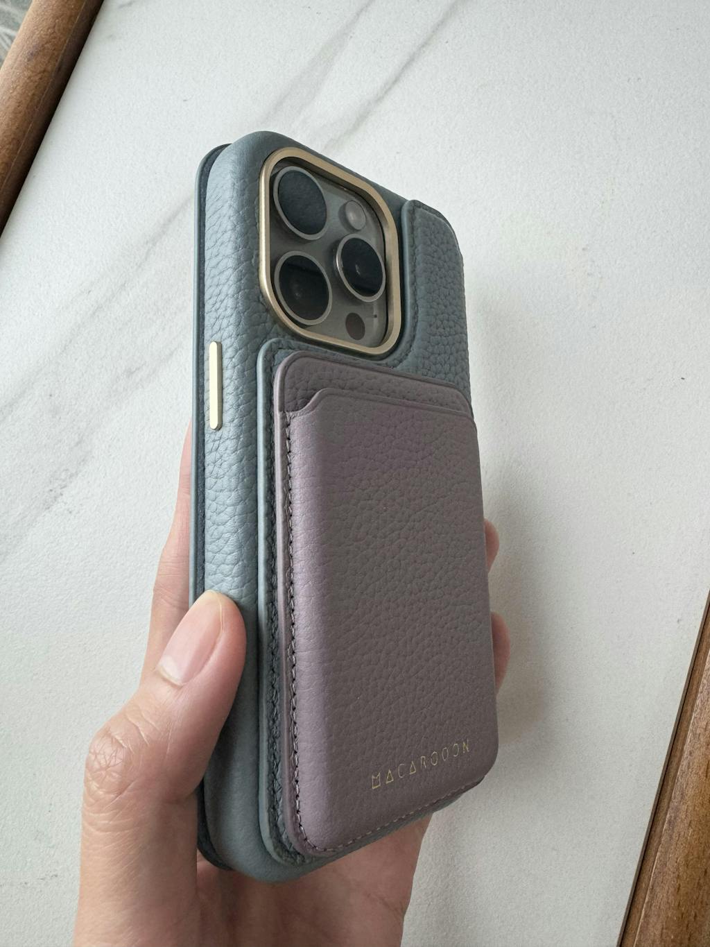 Leather MagSafe Wallet | macarooon.com