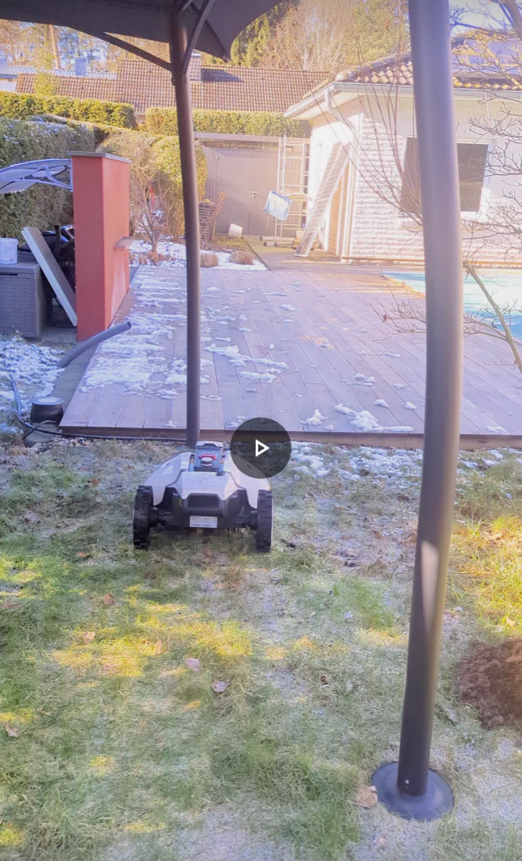 YUKA: 2-in-1 Selbstentleerender Rasenkehr- und Mähroboter | Mammotion DE