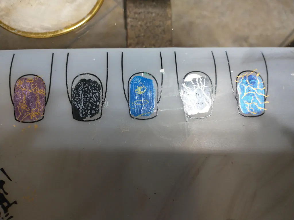 Lightning Strikes (M572) - Nail Stamping Plate – Maniology