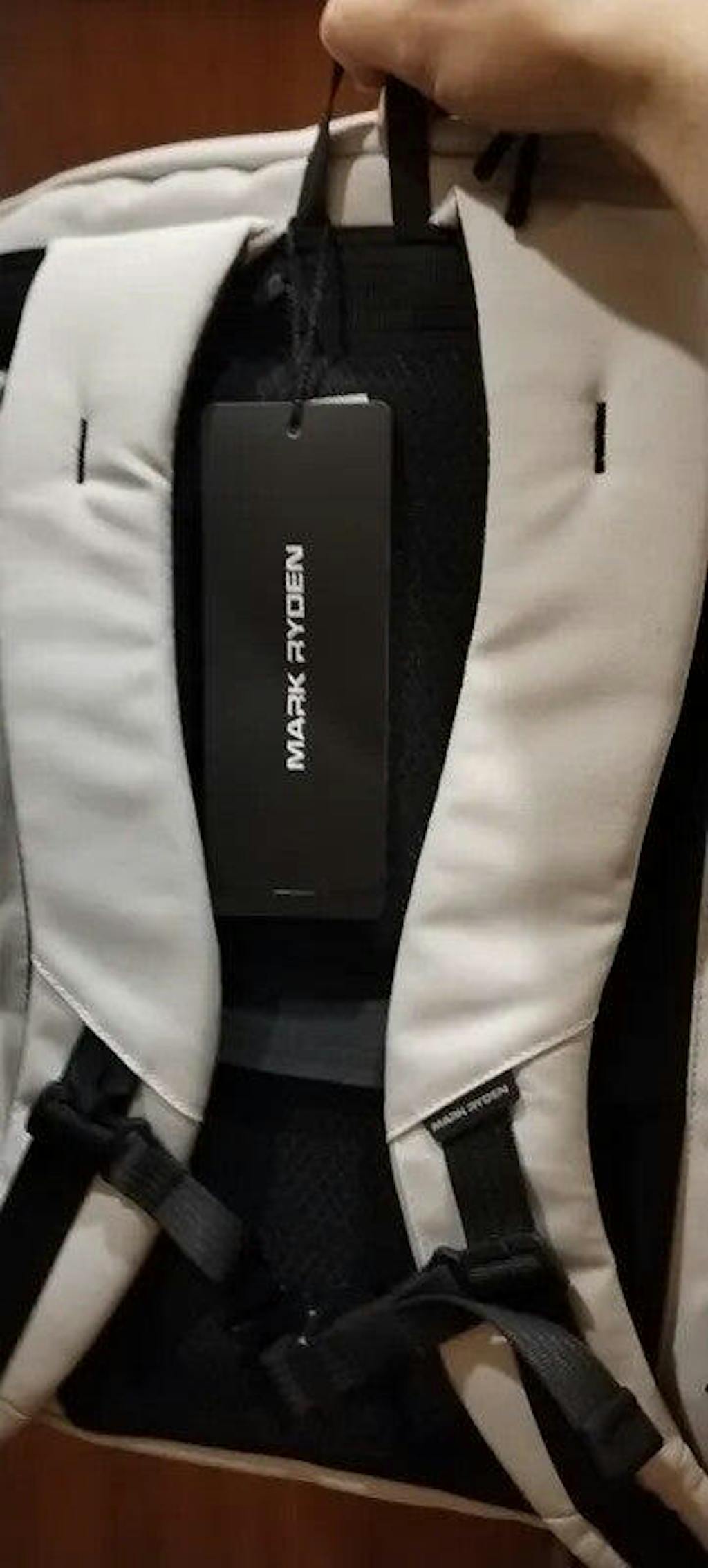 Urbanity MR9202: 20L Oxford USB Port 17.3 Laptop Backpack | Mark Ryden ...