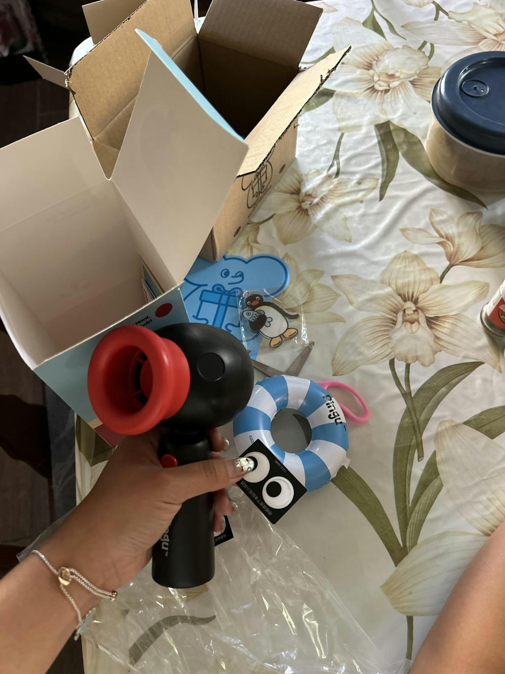 Pingu Portable Handheld Fan Travel Outdoor Use - MarTUBE®︎