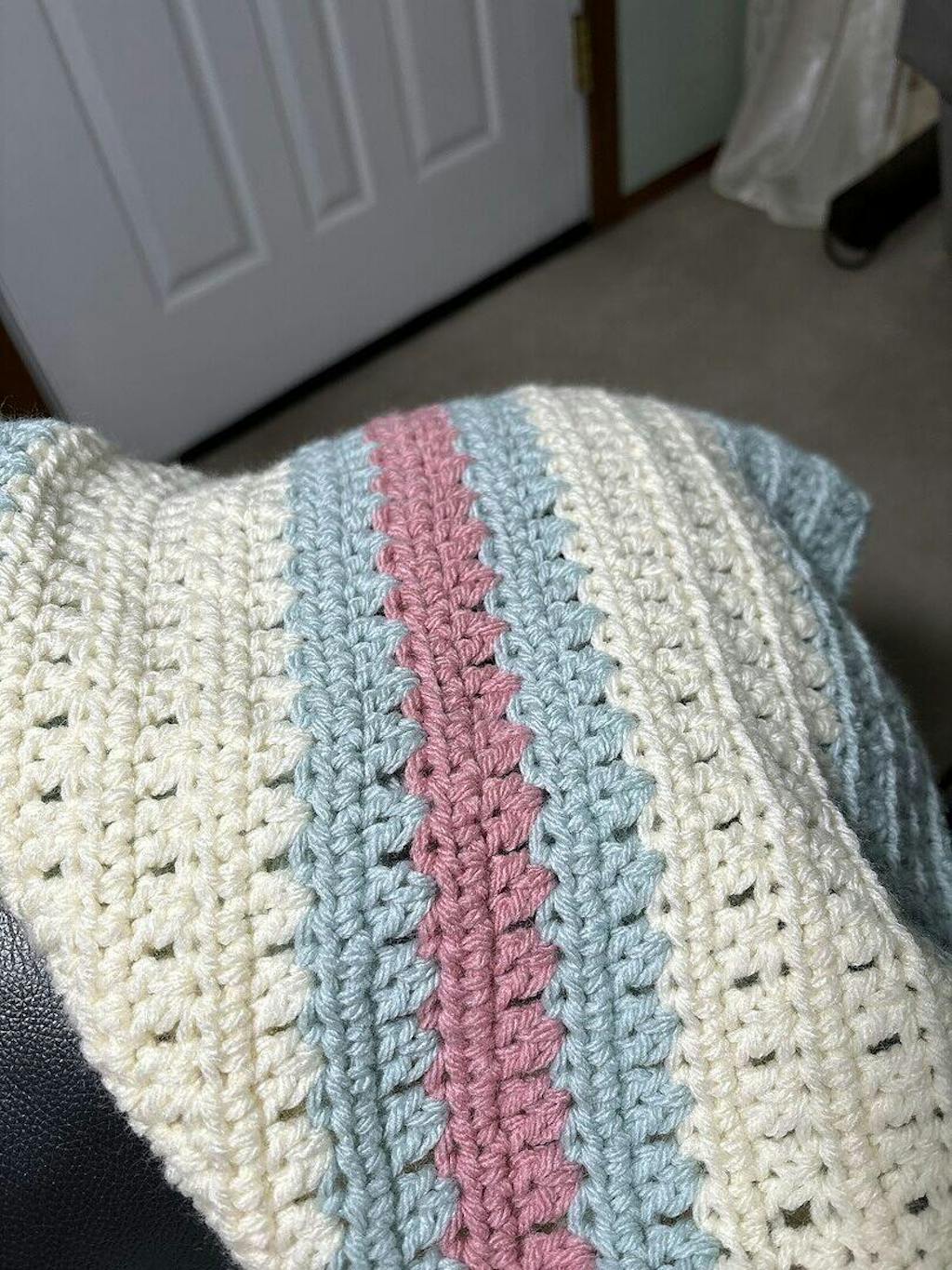 Aveline Throw – Mary Maxim