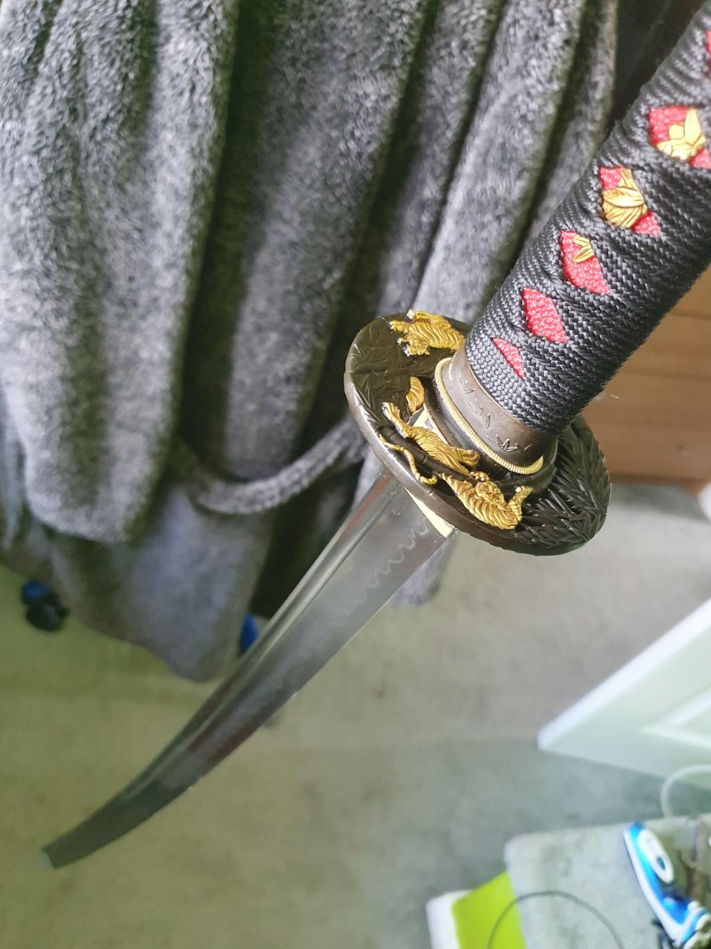 Razor Sharp Clay Tempered Japanese Samurai Sword Katana with Tiger Tsu ...