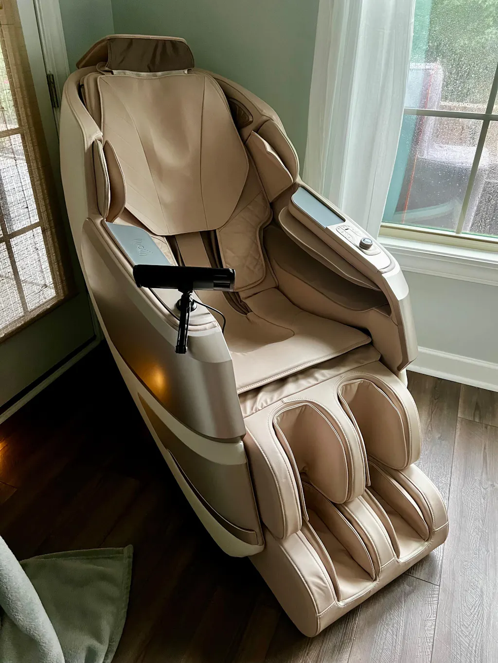 MassaMAX MT339 4D Full Body Yoga Stretching Smart Massage Chair