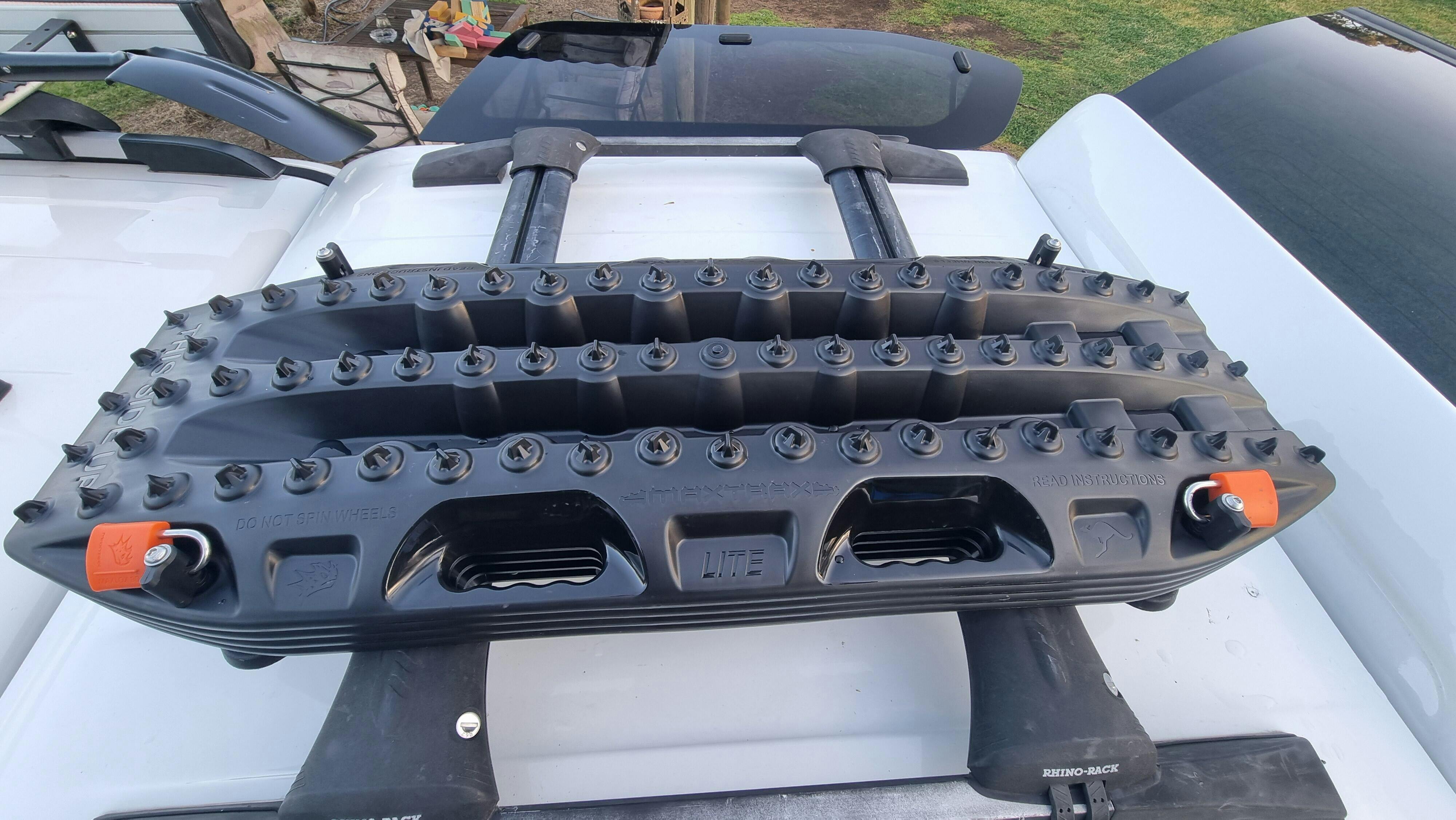 MAXTRAX Universal Flat Rack Mounting Kit - MAXTRAX Australia