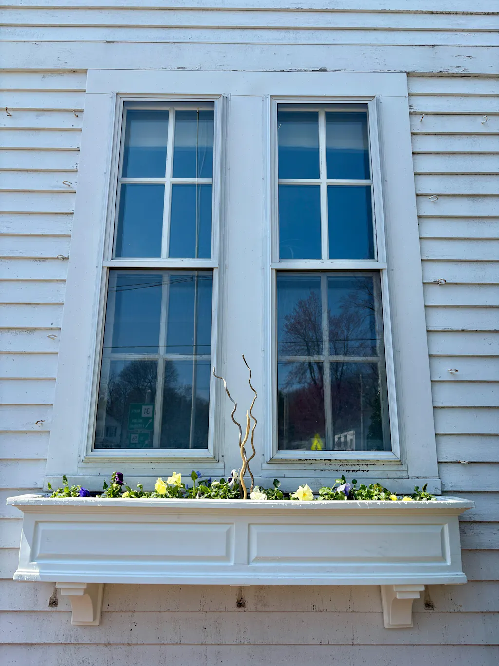 Mayne Nantucket 5ft Self-Watering Window Box with Steel Wall Mount Bra ...