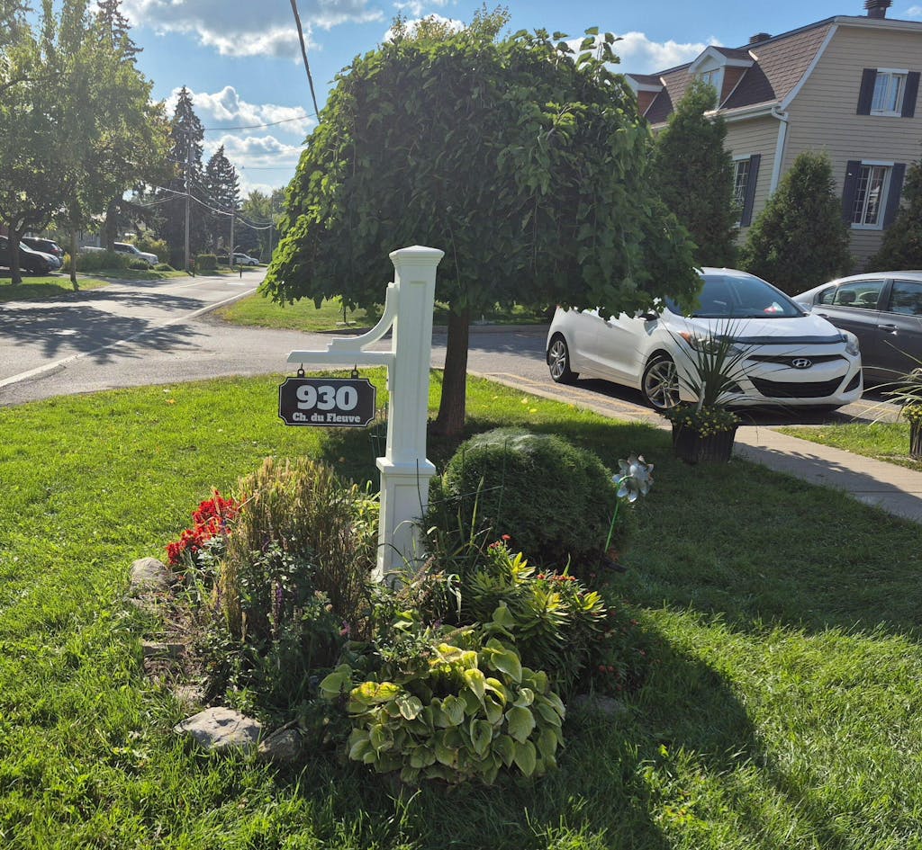 Mayne Woodhaven Address Sign Post - Includes Post and Address Arm – Mayne Inc.