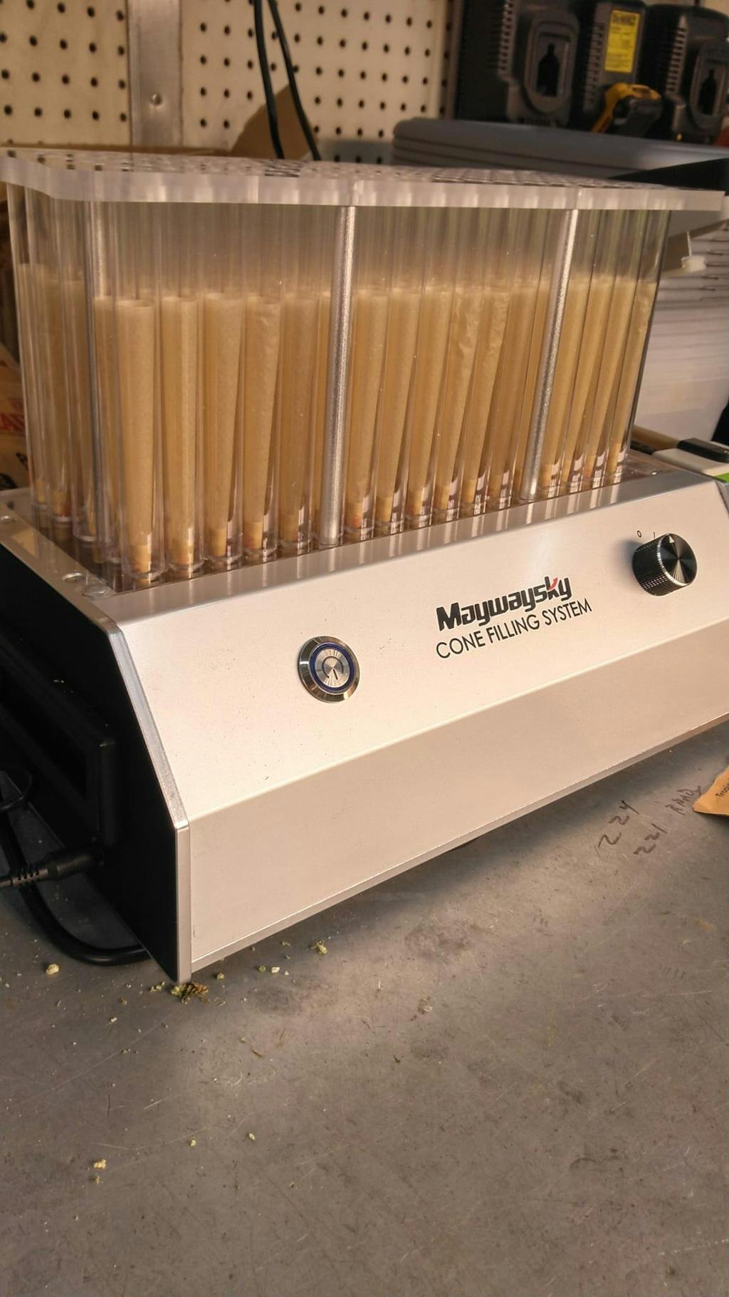 Pre-rolled Cone Filling Machine For King Size 1 1/4 84mm Pre-roll Cone ...