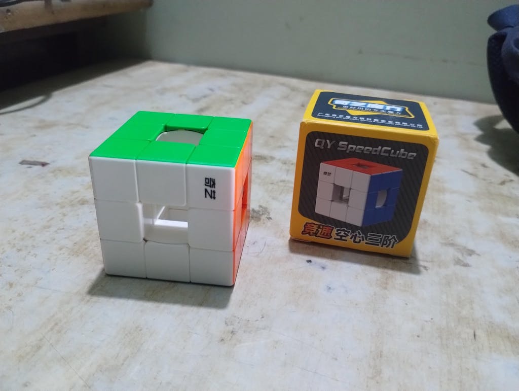 Magnetic vs Non-Magnetic Cubes for Speed Cubing: Which is Best?