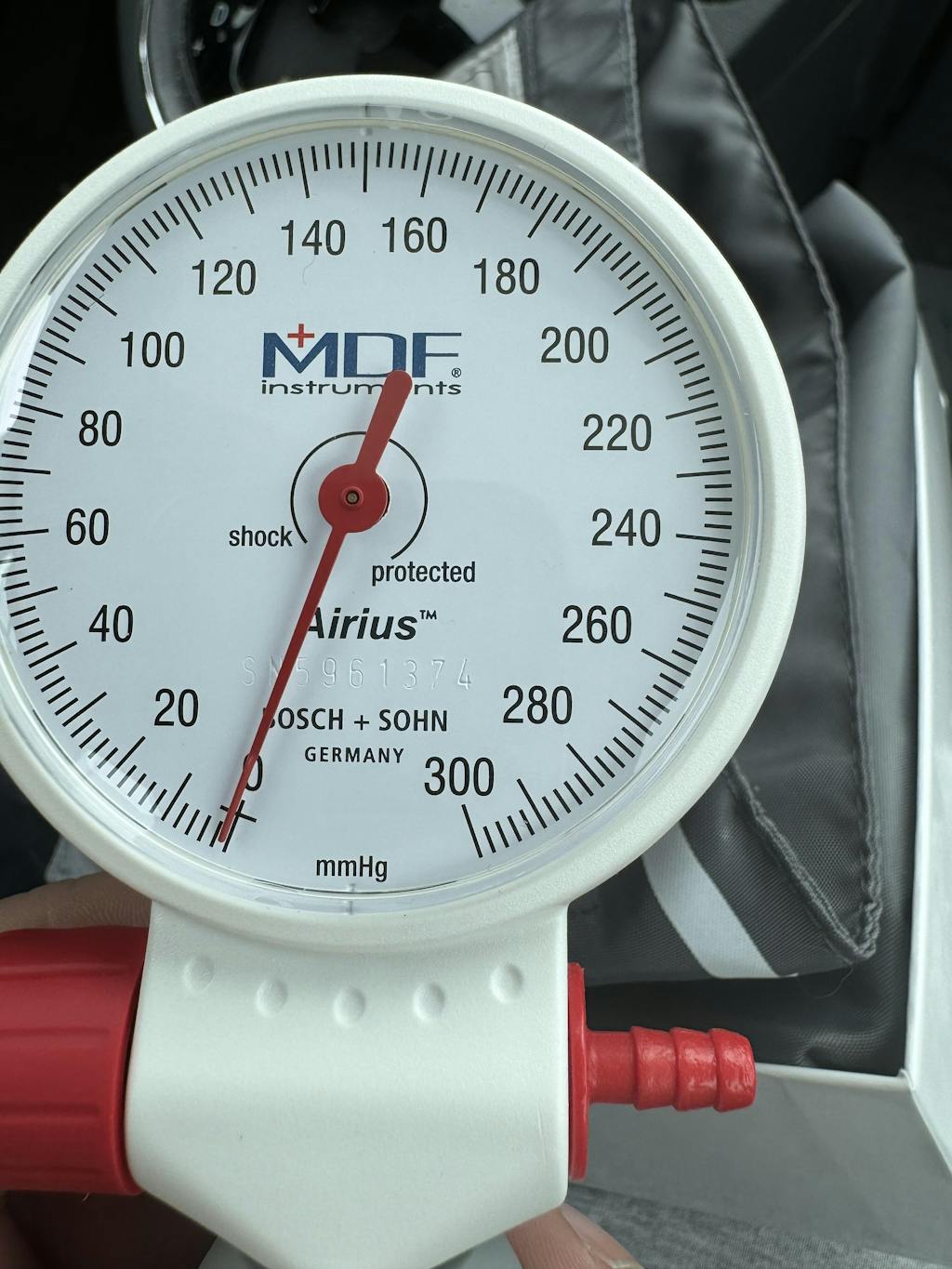 MDF Instruments® Airius® Palm Aneroid Sphygmomanometer (Blood Pressure ...