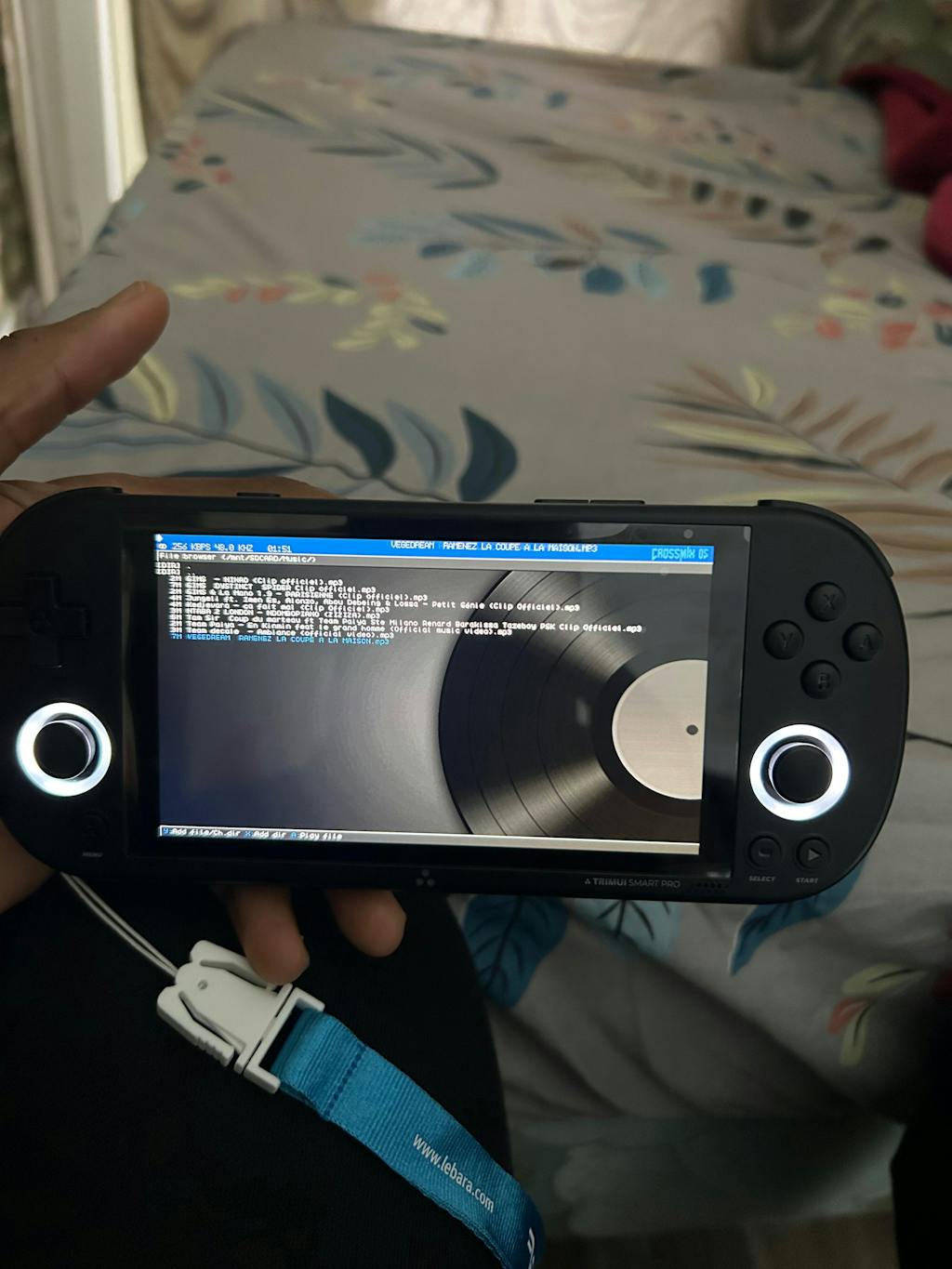 ANBERNIC RG557 vs RG556 – Comparison Chart | Mechdiy