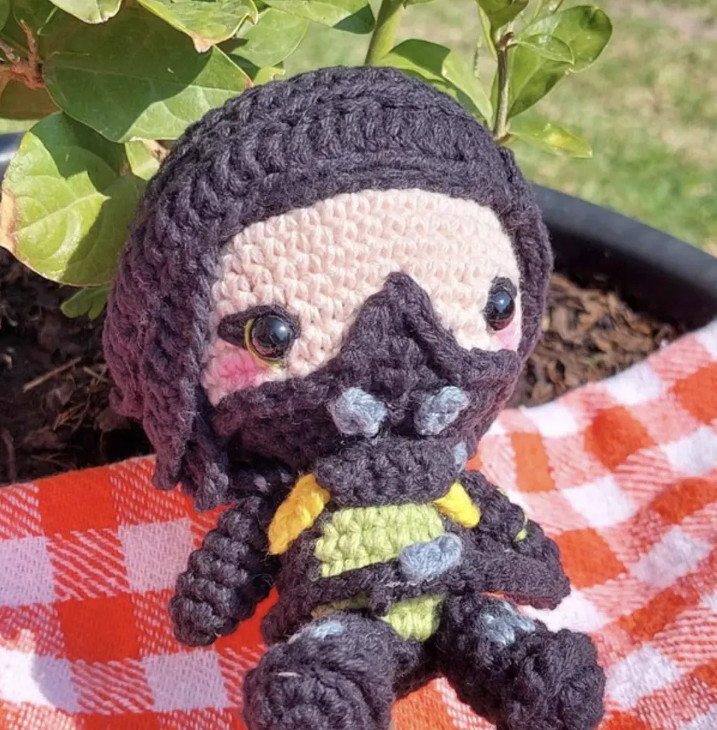 Viper Valorant Agent Amigurumi Crochet Doll Pattern – Medaami Patterns