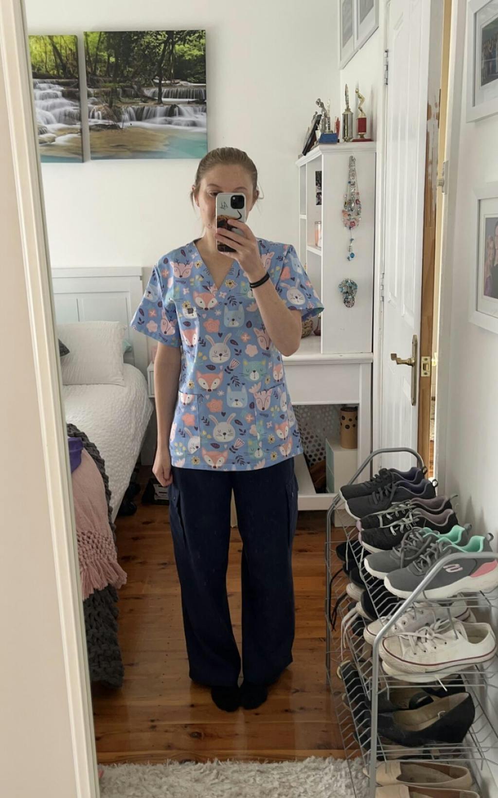 Dusky Daisy Scrub Top l Fun Scrub Sets l Cute Scrub Sets – MedicWears