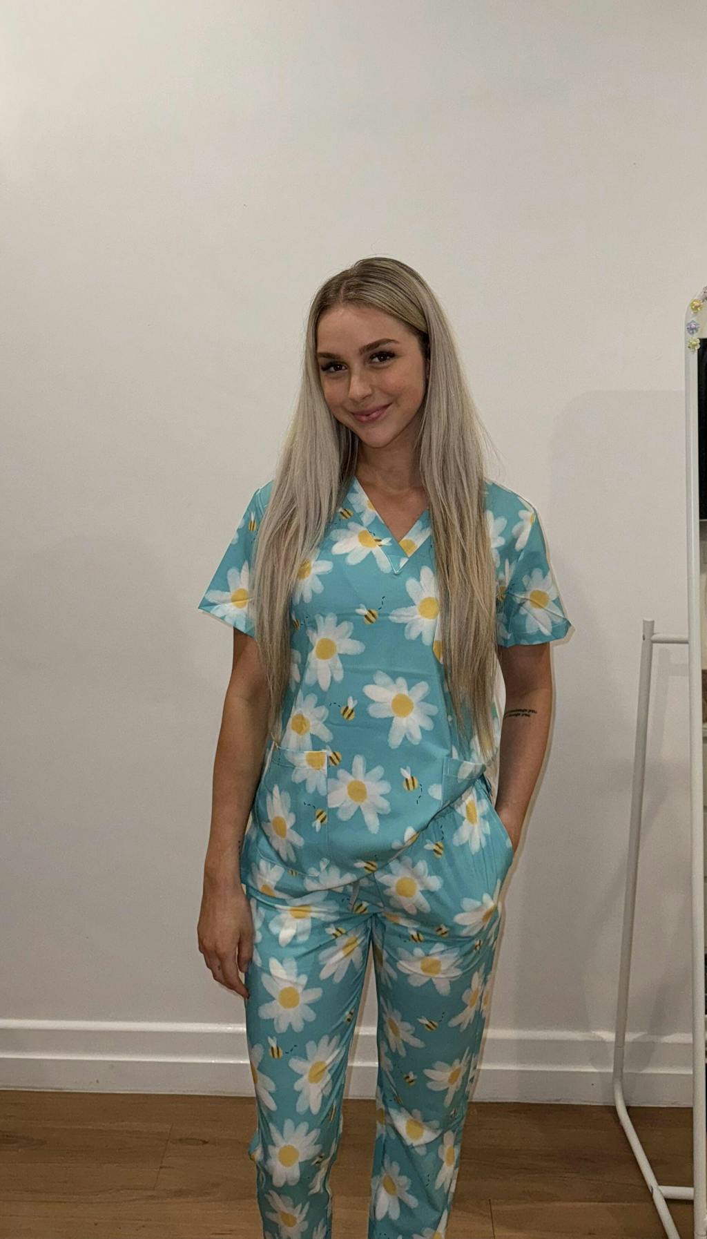 Sunflowers Scrub Set l Fun Scrub Sets l Cute Scrub Sets – MedicWears