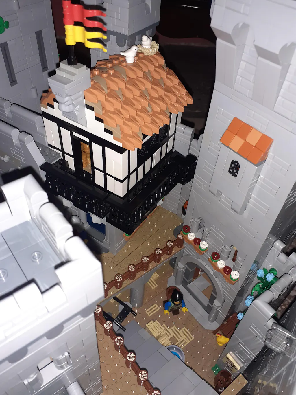 MOC-142666 Keep and Low Courtyard | Medievalbrick.com