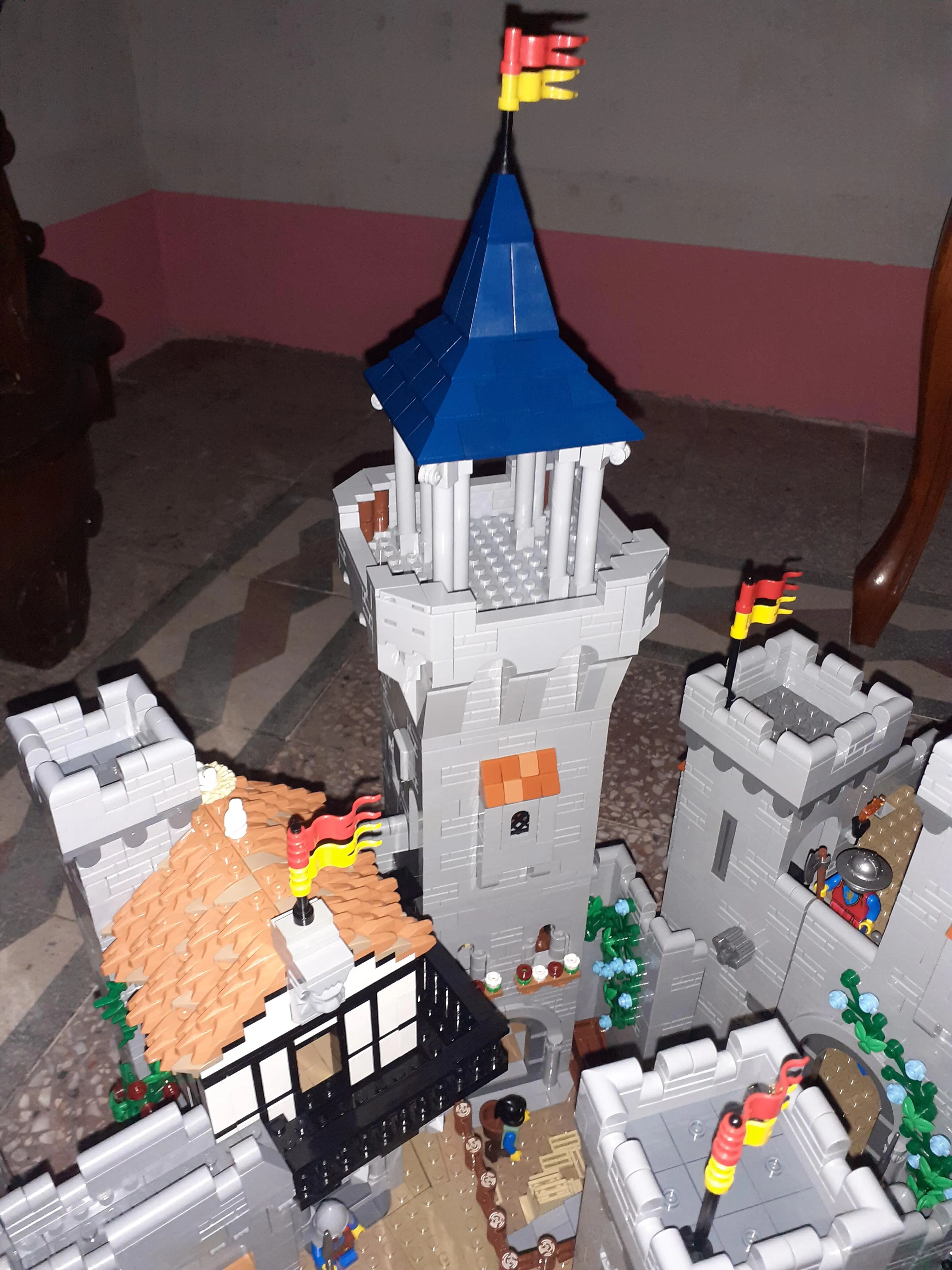 MOC-142666 Keep and Low Courtyard | Medievalbrick.com
