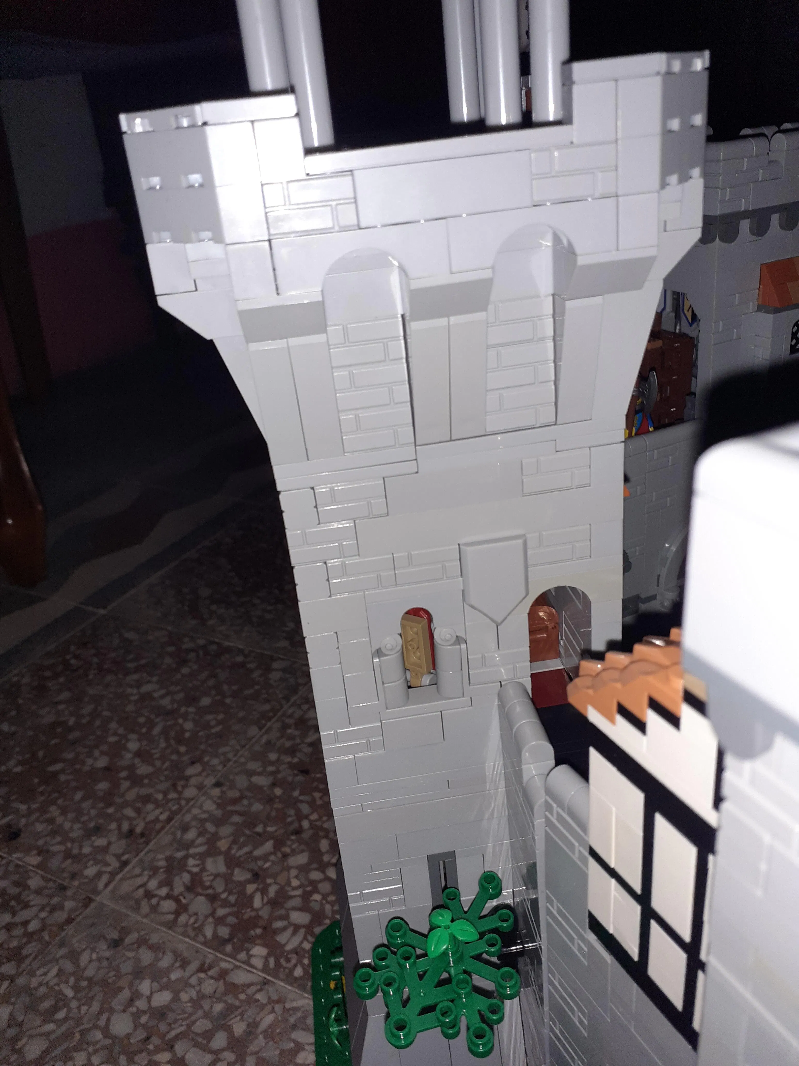 MOC-142666 Keep and Low Courtyard | Medievalbrick.com