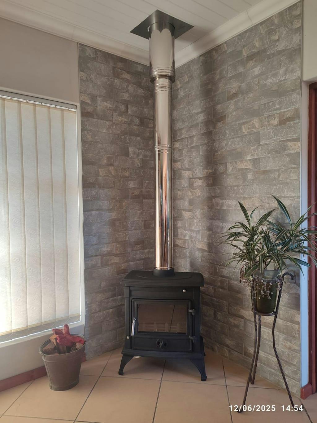 Tarragon 16kW Cast Iron Fireplace – Megamaster