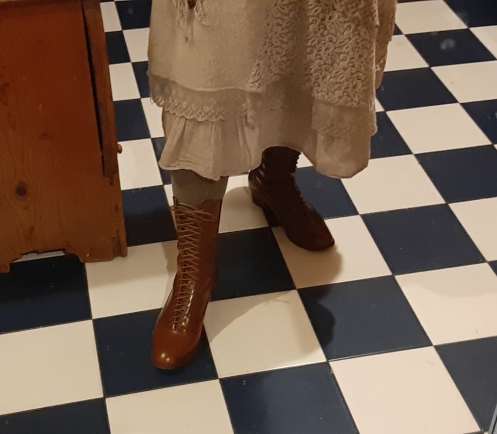 1910s Everyday Lace-up Boots - Cognac Brown - Ruth – memery