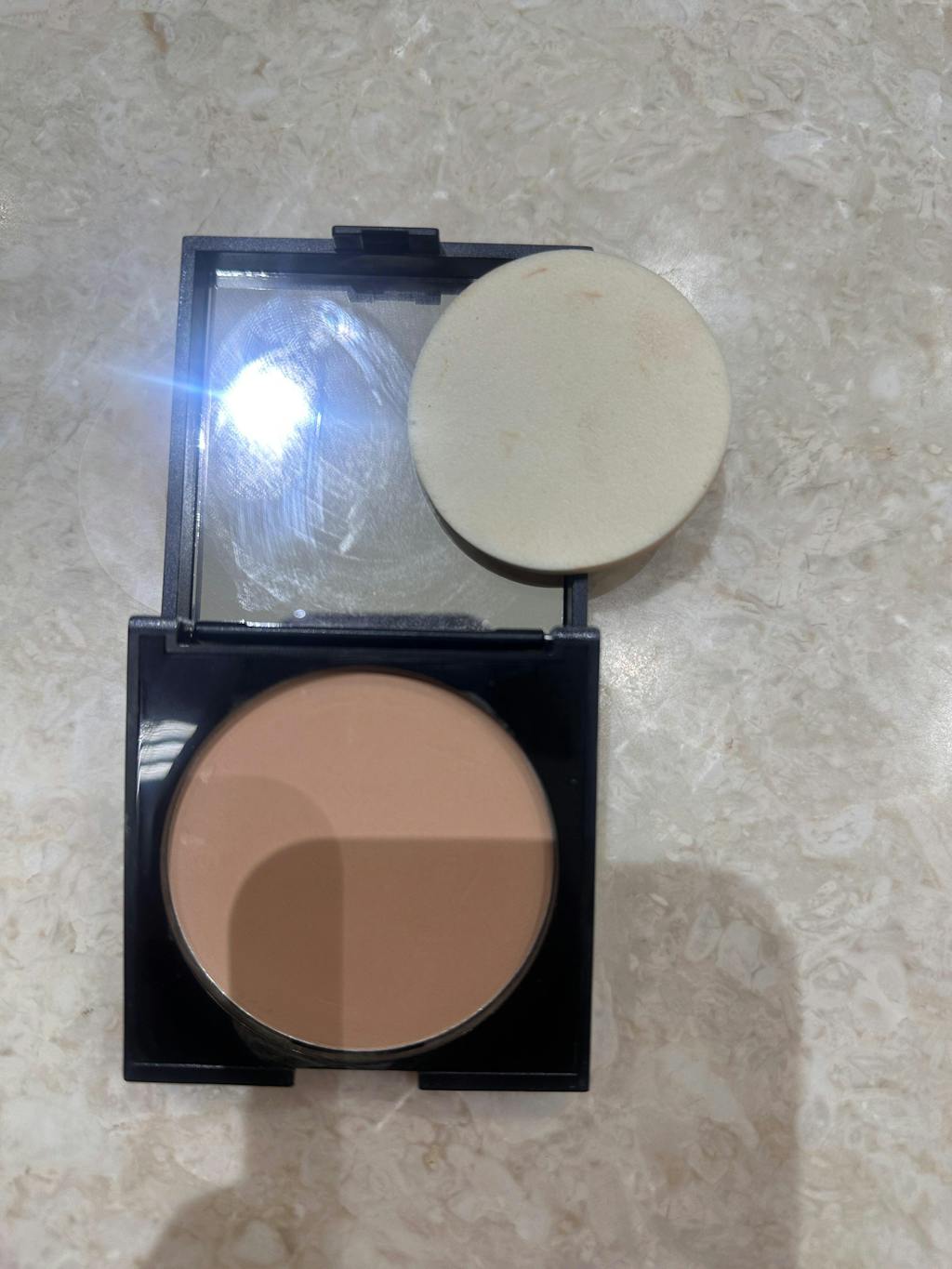 METABU Luminous Compact