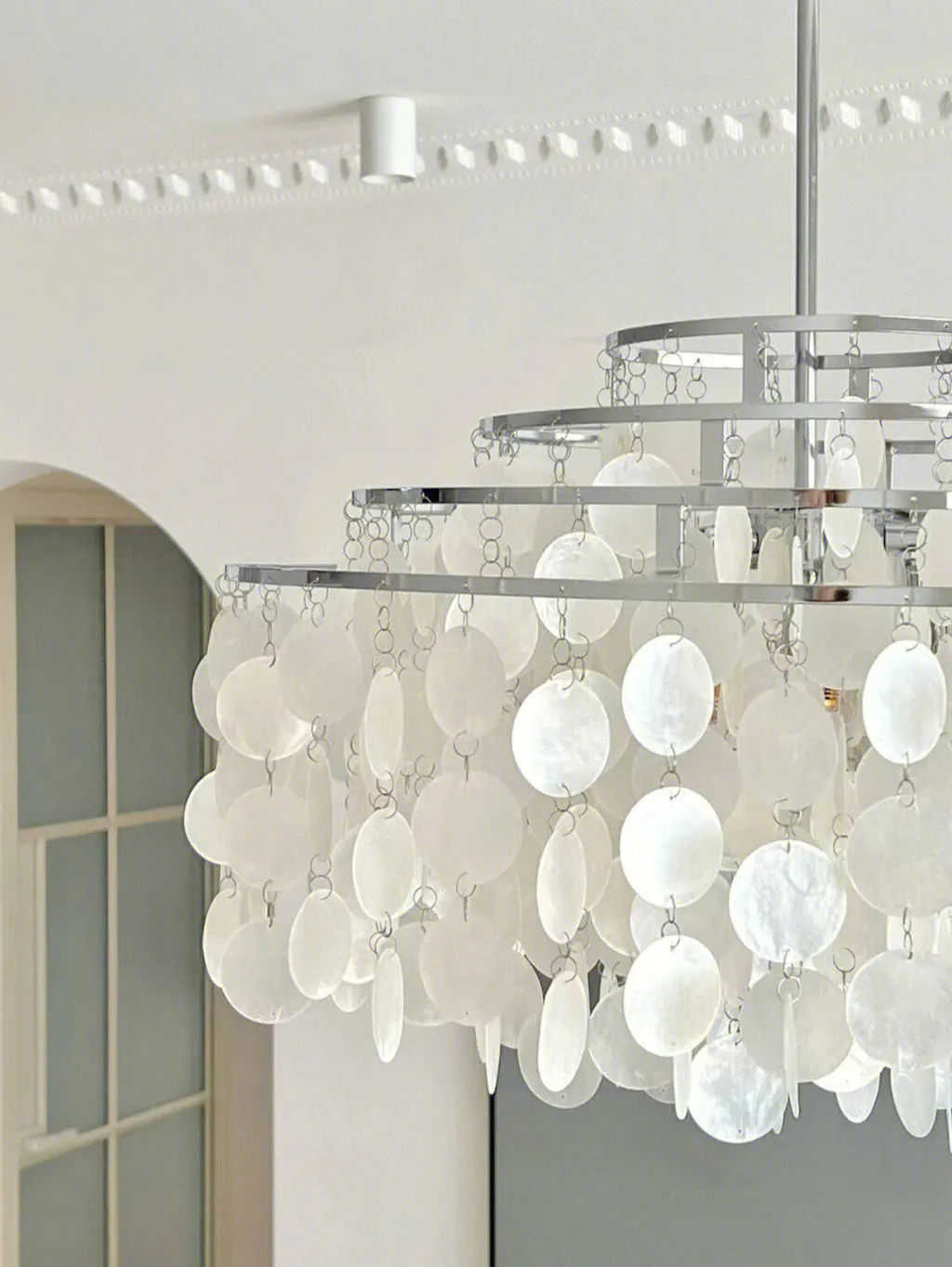 Shell Chandelier – Metavaya