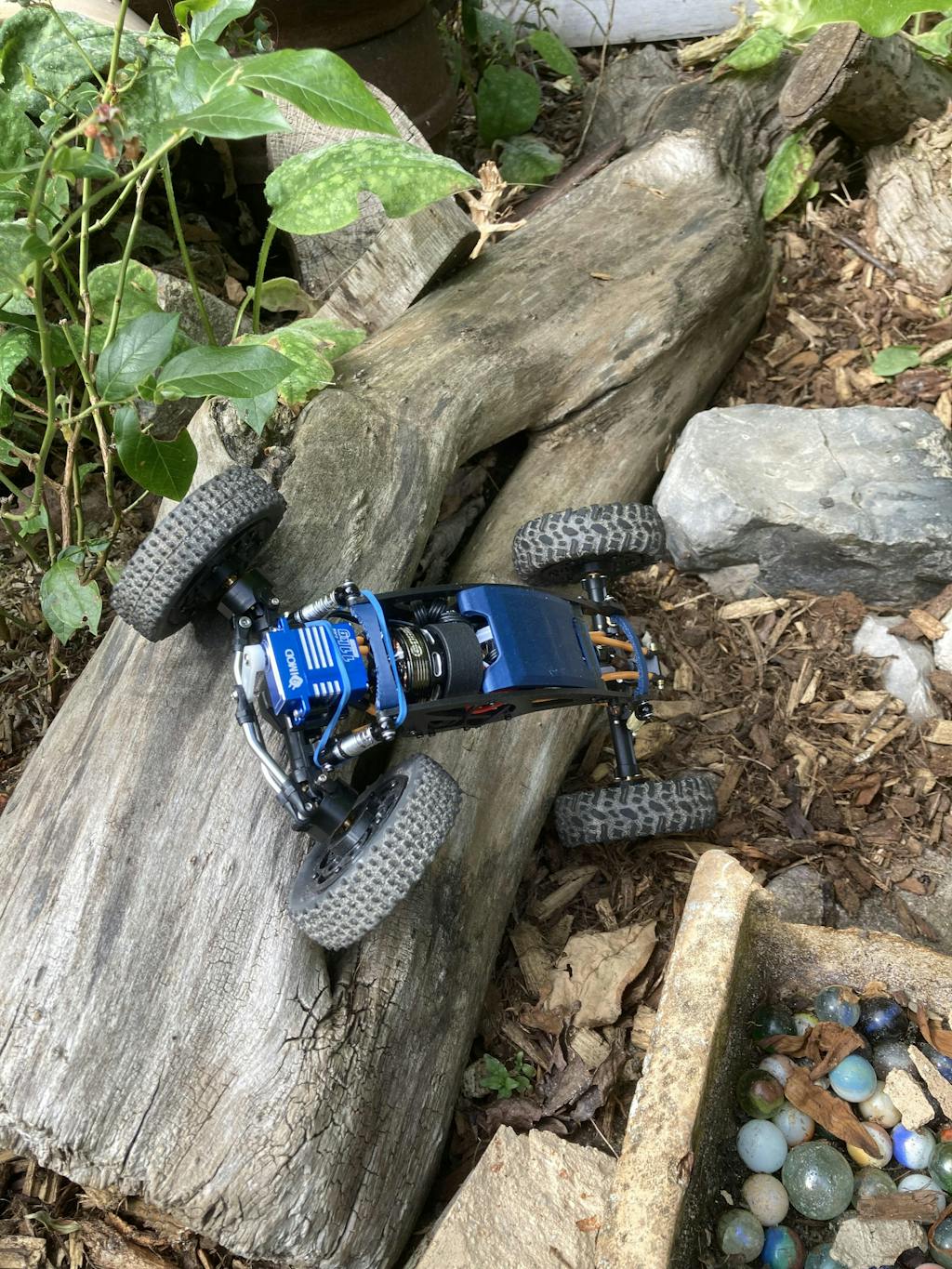 MEUS Racing SCX24 Nylon Isokinetic 3-Section CVD Front Rear Axles Maxi