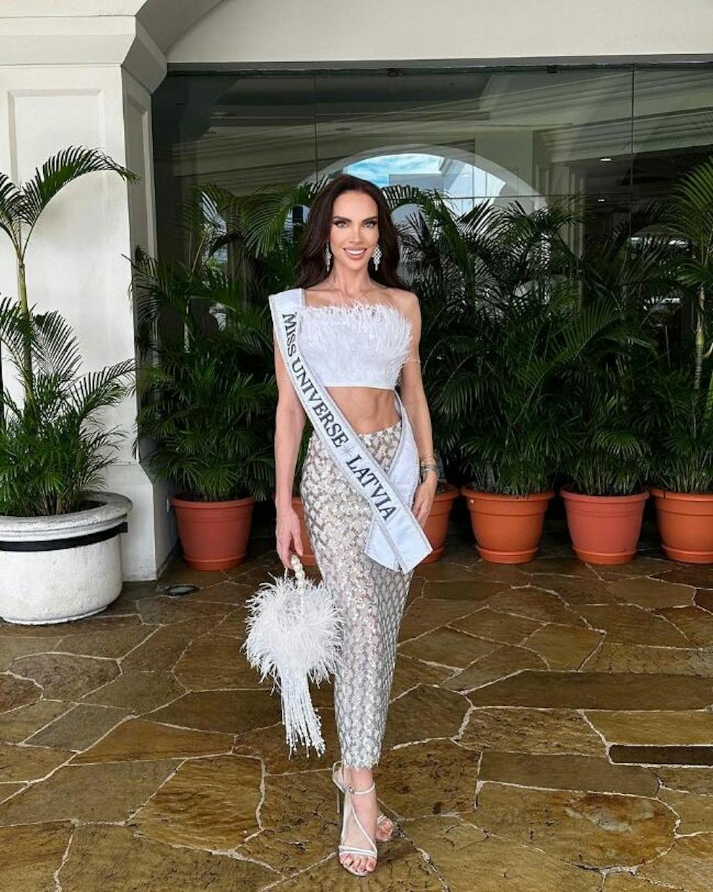 Ansley Strapless Feather Mesh Skirt Set In White – Mew Mews Fashion