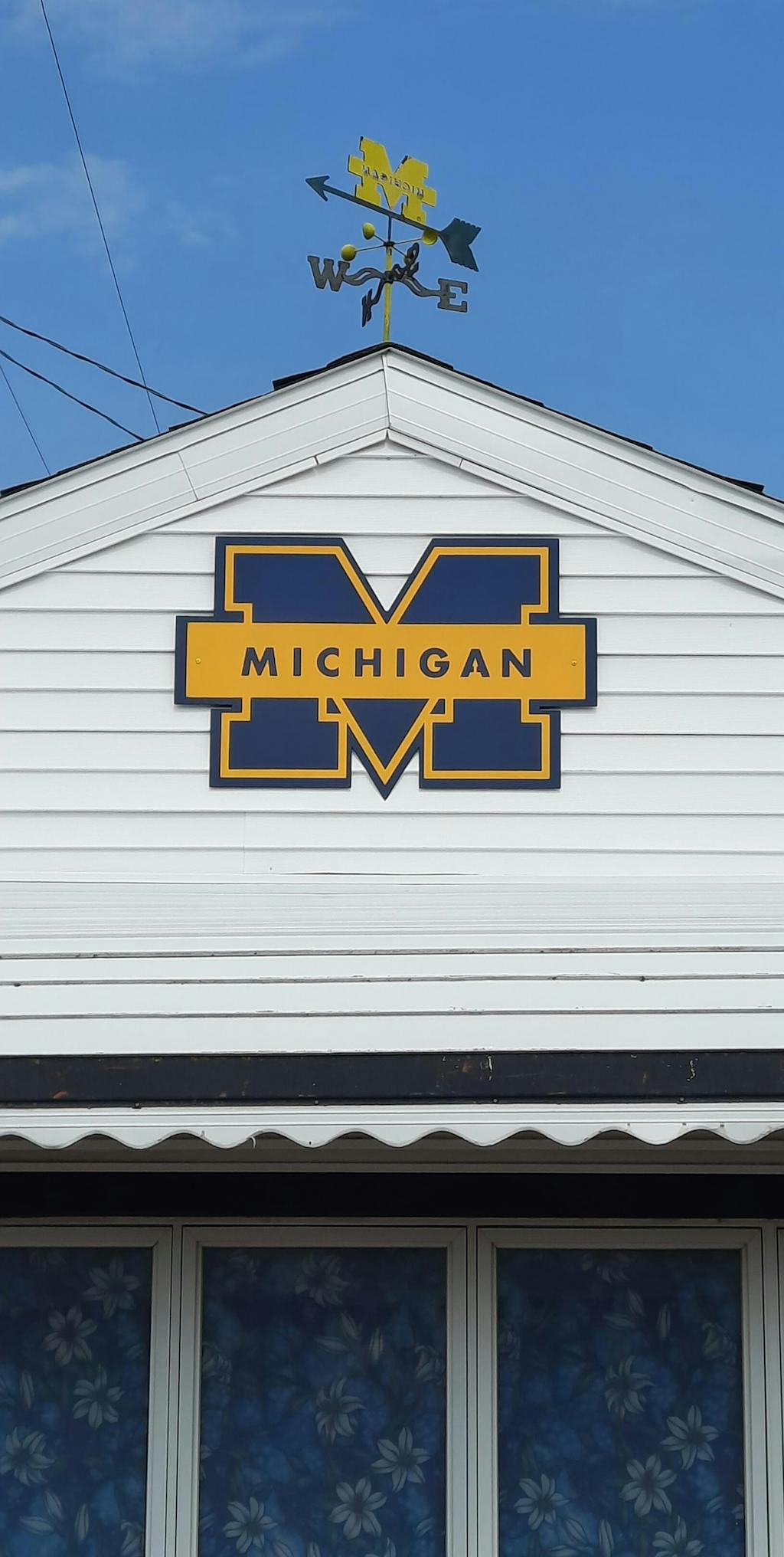 Michigan Wolverines (2 Piece) Metal Wall Art