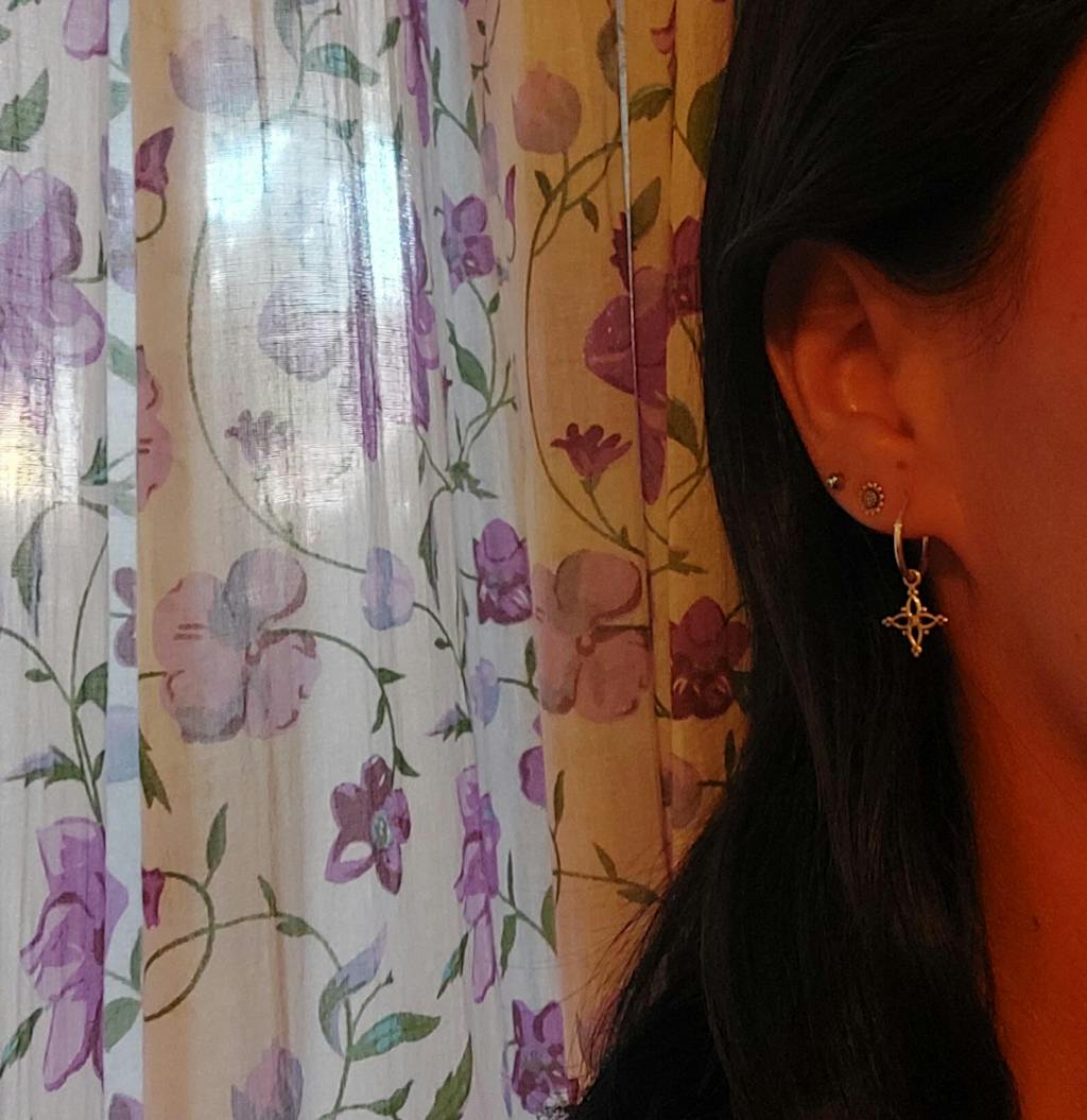 Delicate Sunflower Studs – Midsummer Star