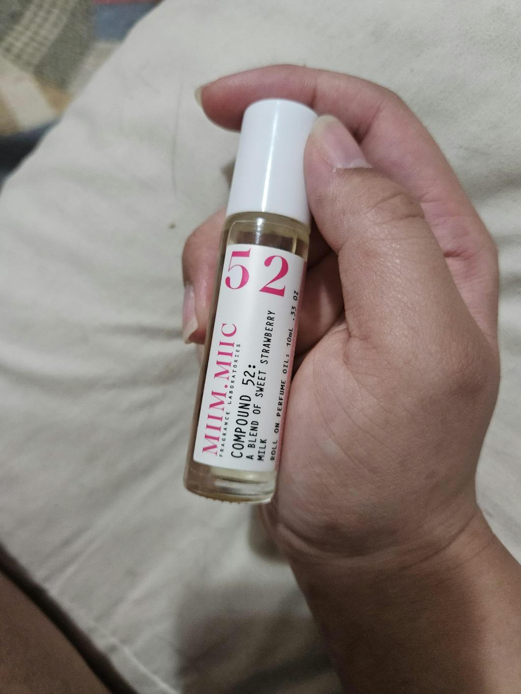No 52 Sweet Strawberry Milk Roll-On Perfume – MIIM.MIIC