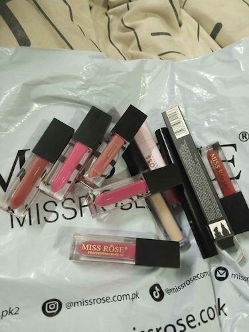 Miss Rose Loose Powder - Miss Rose Com Pk