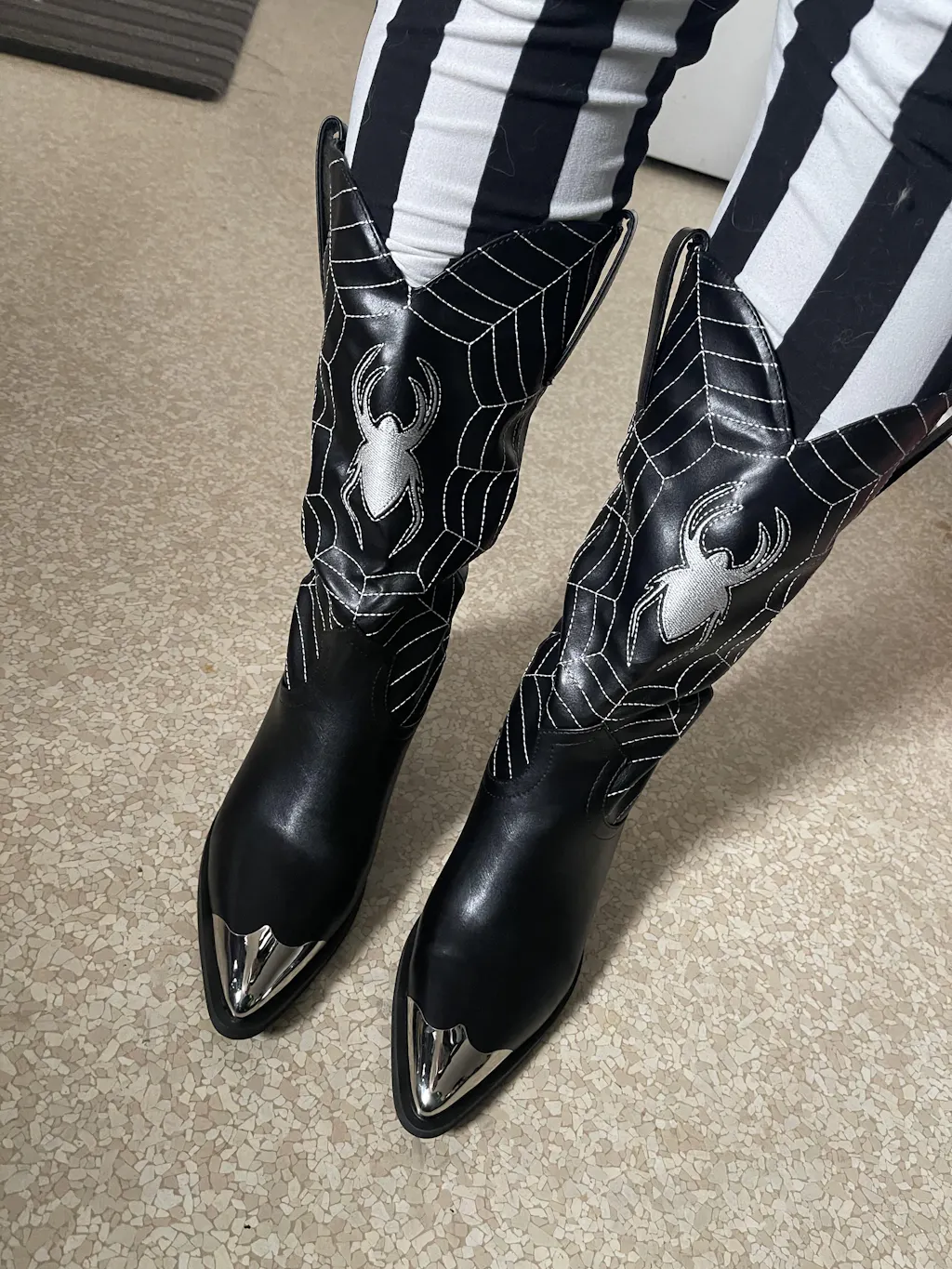 Embroidery Spider Webs Metal Pointed Toe Boots – Missheel