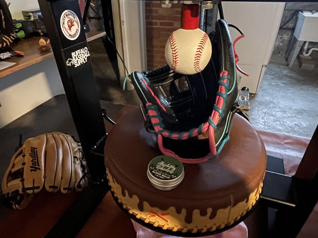 Mitt Master Machine Baseball and Softball Glove Break-in Machine