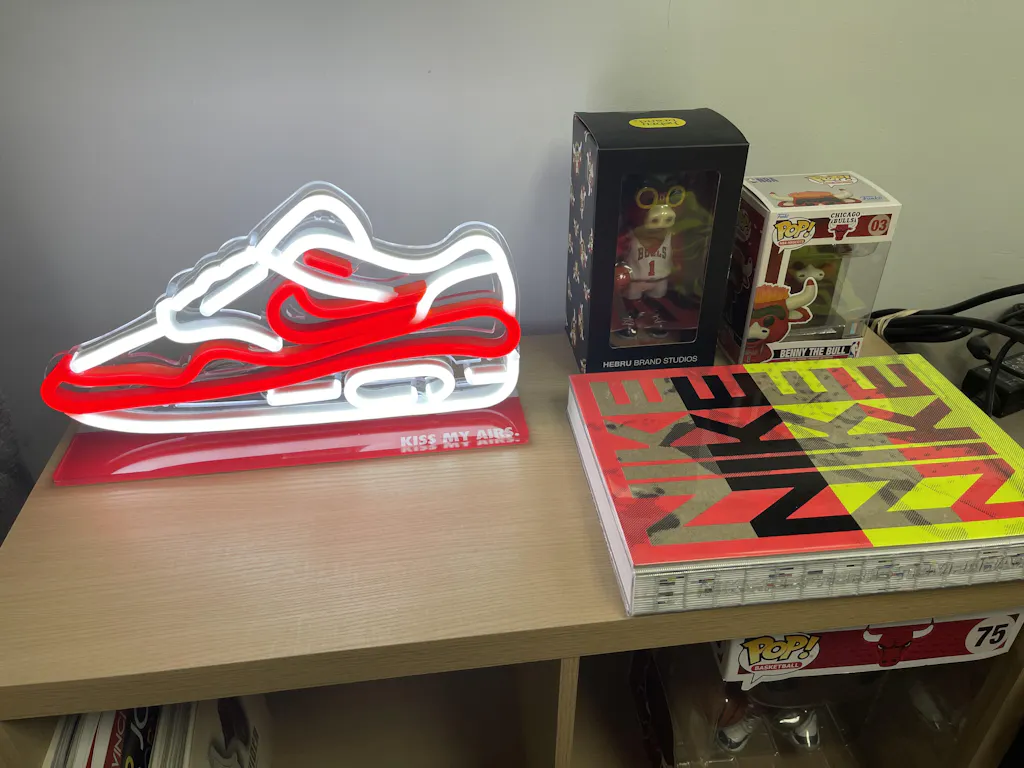 MK Neon - Custom Neon Signs and LED Signs